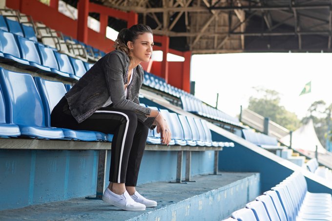 Amanda Moura, 24, trabalha para chamar a atenção para o futebol ...